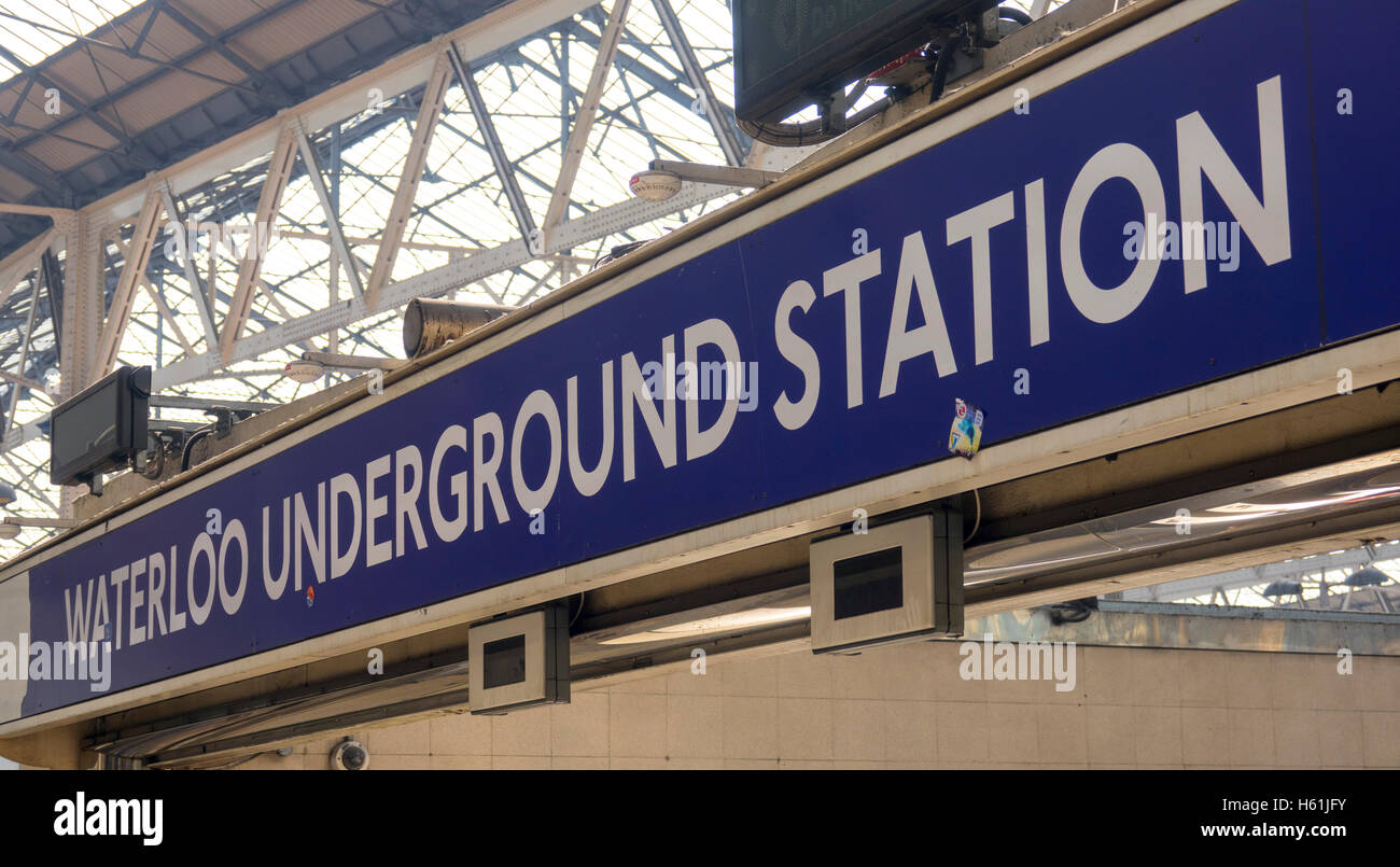 Sign Waterloo Underground Station Stock Photo - Alamy