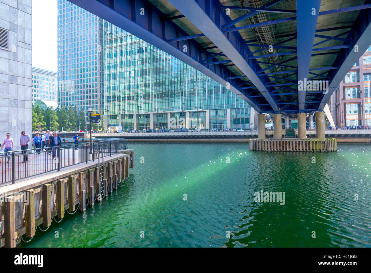 DLR Bridge over Middle Dock in Canary Wharf Stock Photo - Alamy