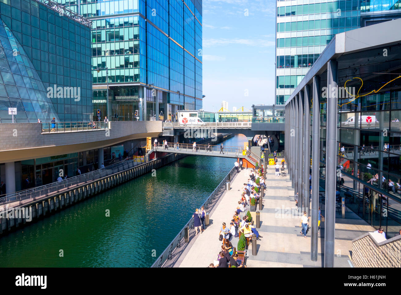 Beautiful Churchill Place in Canary Wharf - Square behind Third Space ...