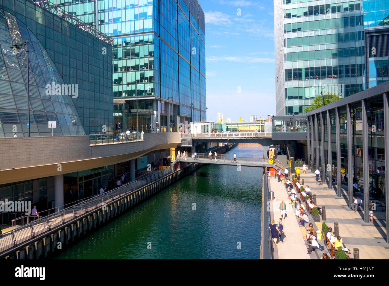 Beautiful Churchill Place in Canary Wharf - Square behind Third Space ...