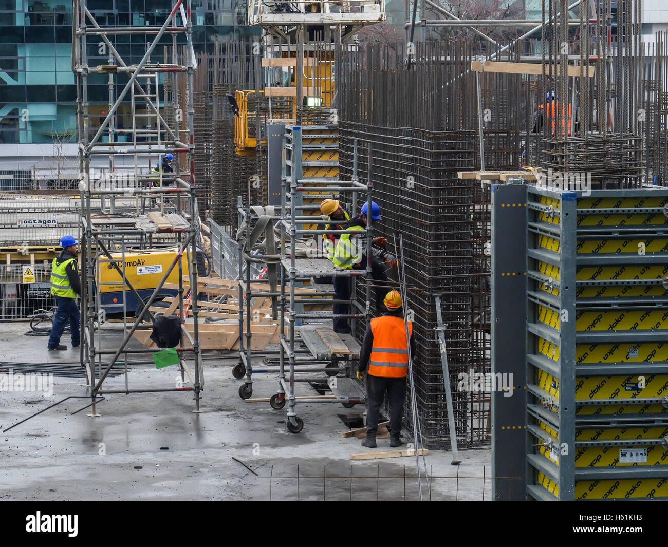 Bucharest construction workers hi-res stock photography and images - Alamy