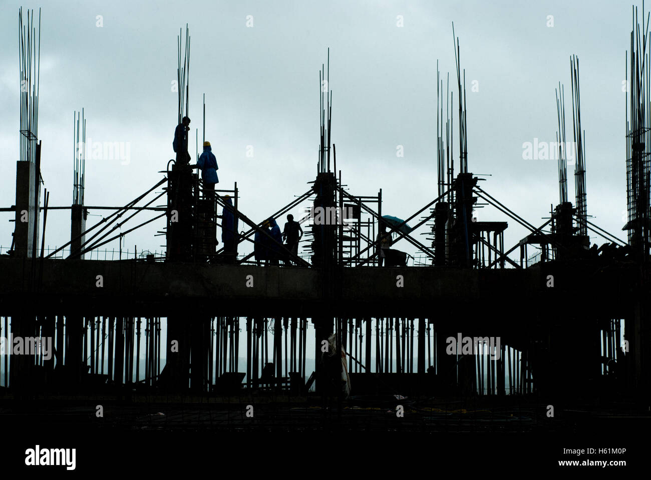 Construction workers iron rods construction hi-res stock photography ...