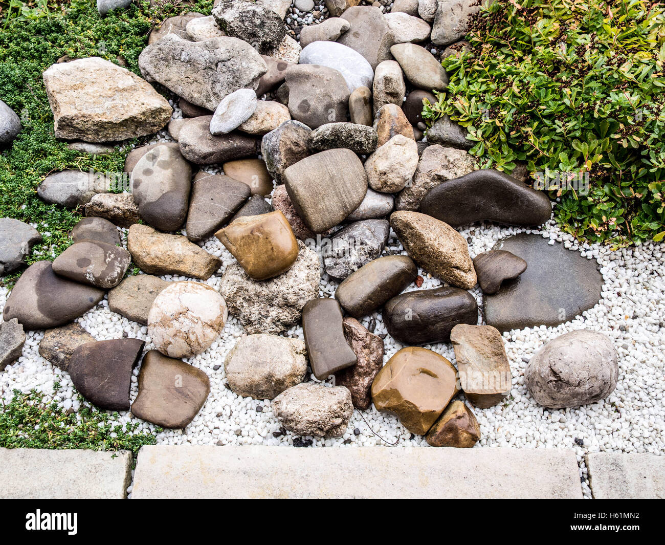 Rocks and grass hi-res stock photography and images - Alamy