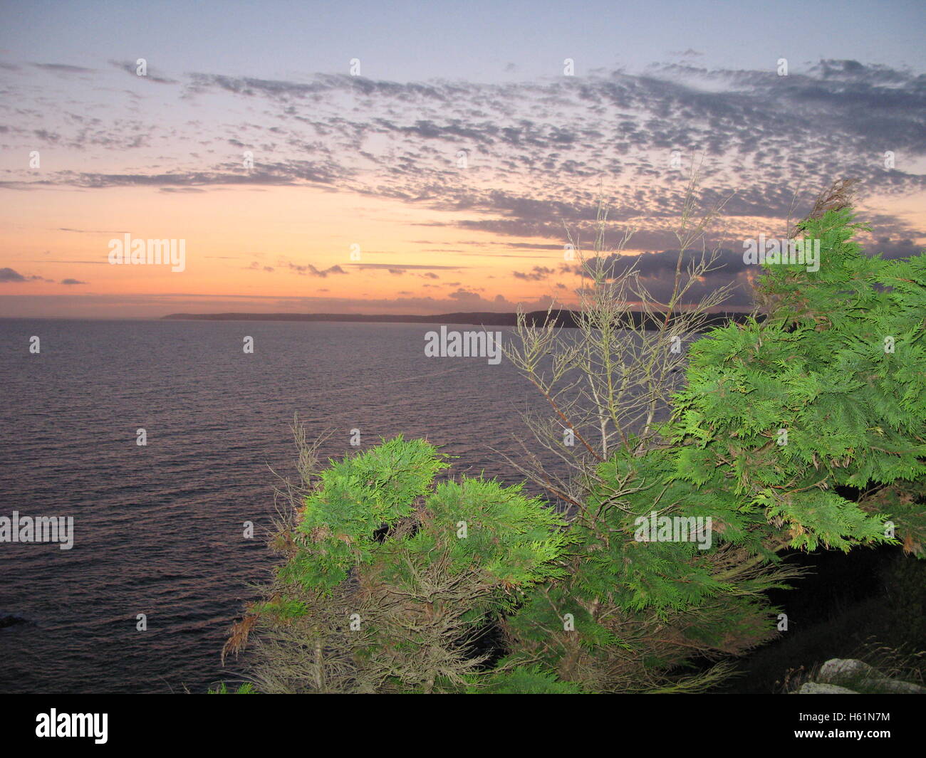 Red sky england sunset hi-res stock photography and images - Alamy