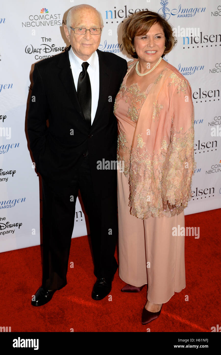 Norman lear and family hi-res stock photography and images - Alamy