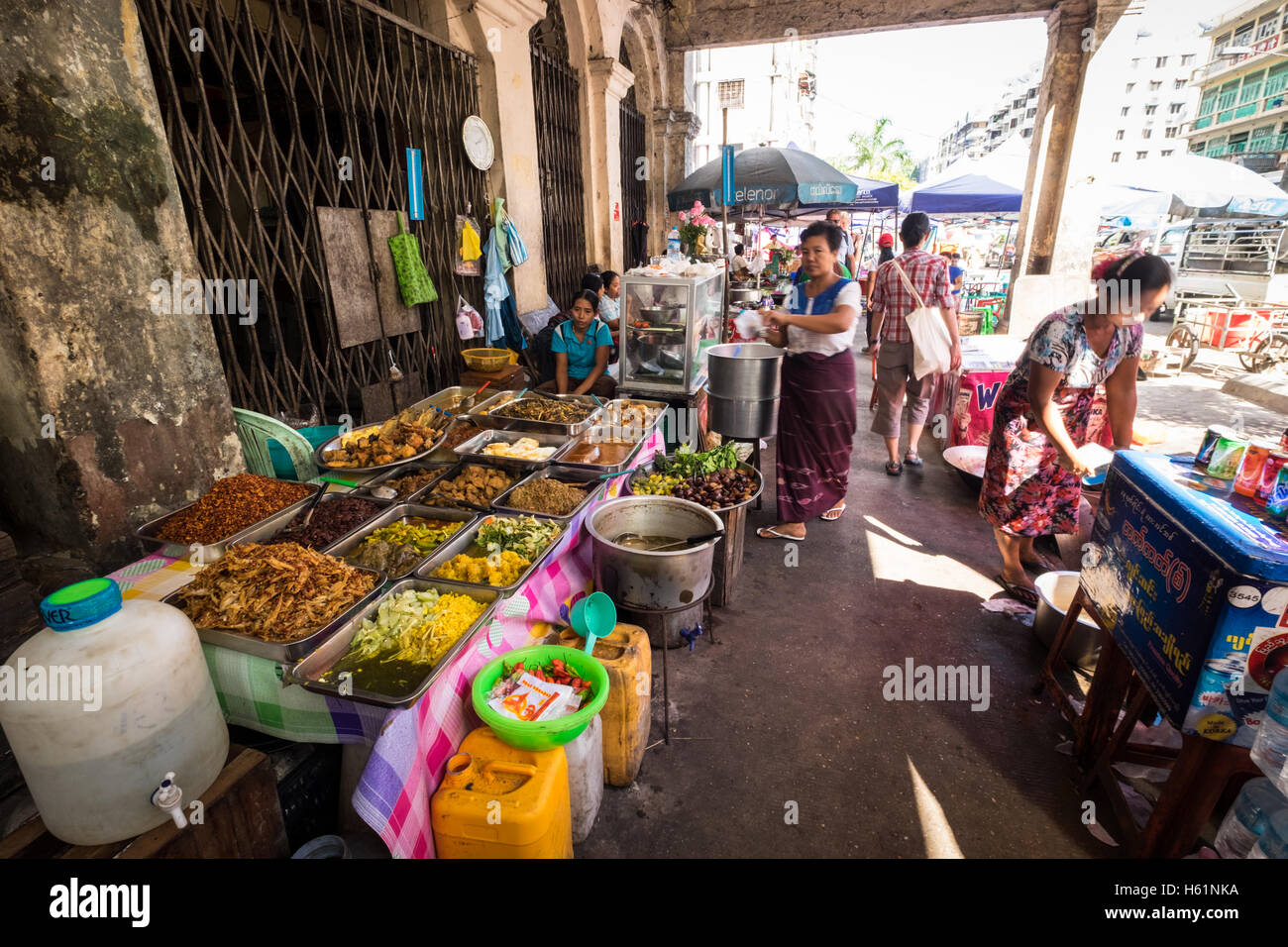 Food markets burma hi-res stock photography and images - Alamy
