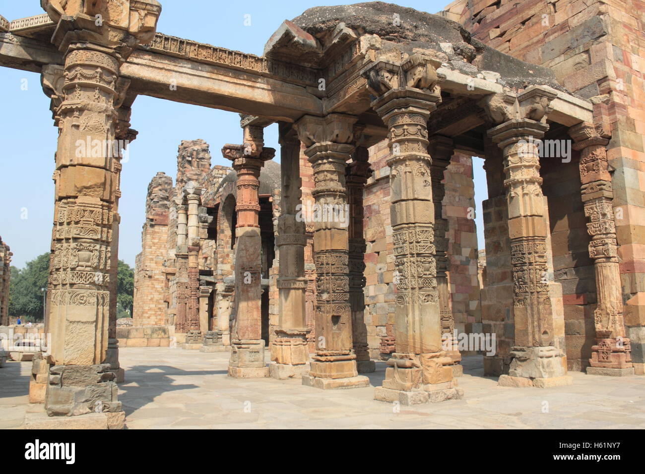 Quwwat-ul-Islam Masjid, Qutb Minar Complex, Mehrauli Archaeological ...
