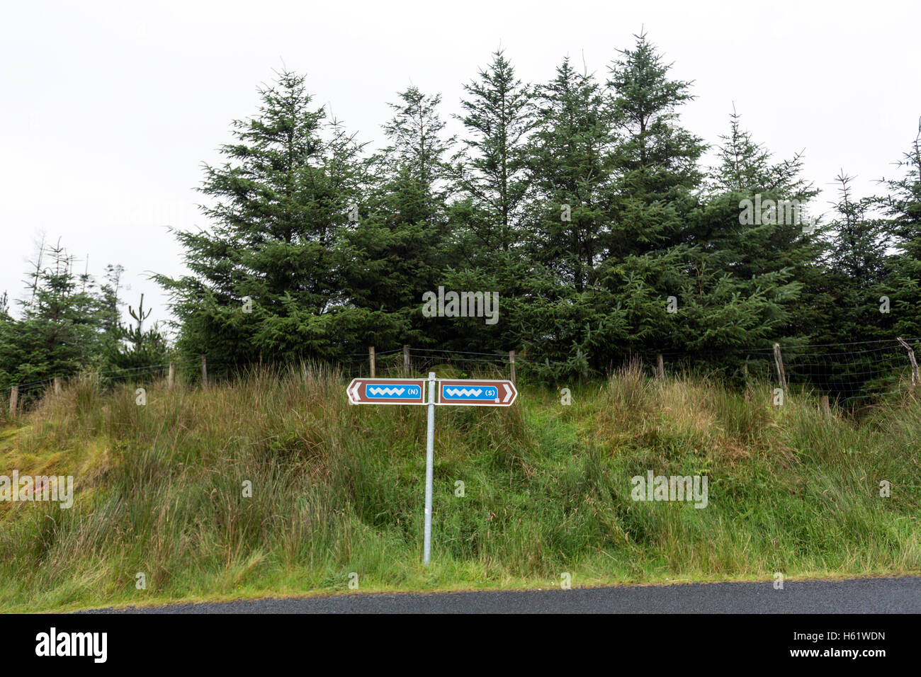 Wild atlantic way sign hi-res stock photography and images - Alamy