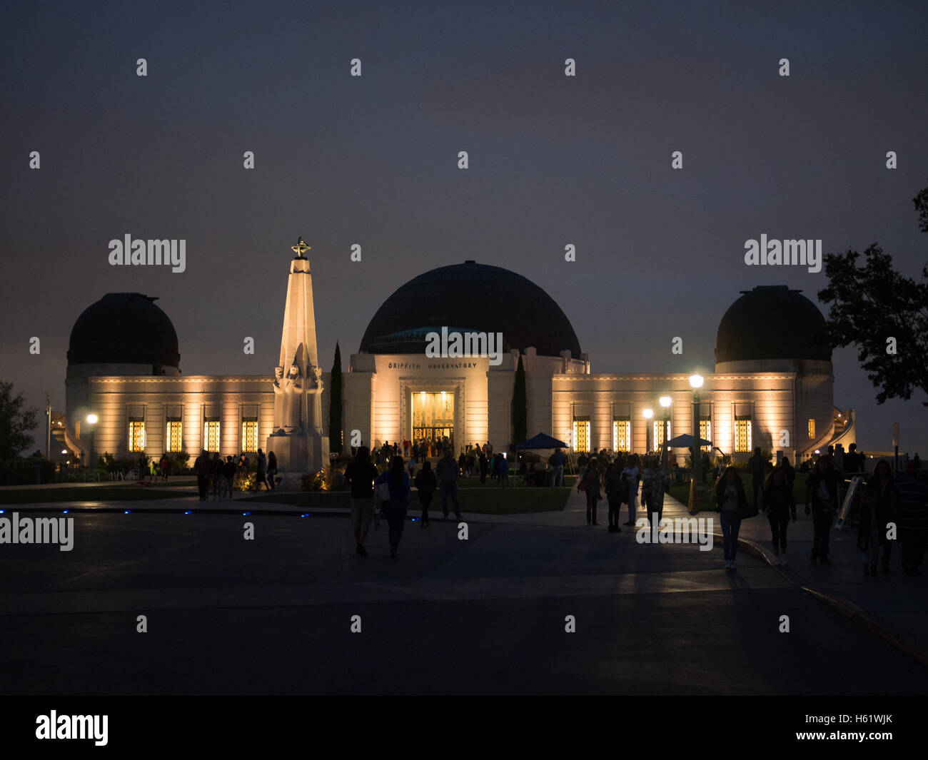 General view of Griffith Observatory at night Stock Photo - Alamy