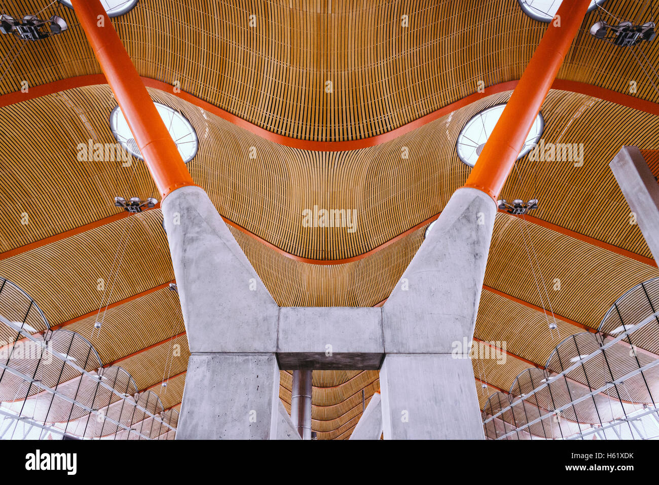 Barajas t4 interior hi-res stock photography and images - Alamy