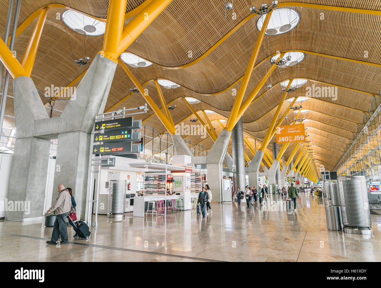 Barajas international terminal hi-res stock photography and images - Alamy