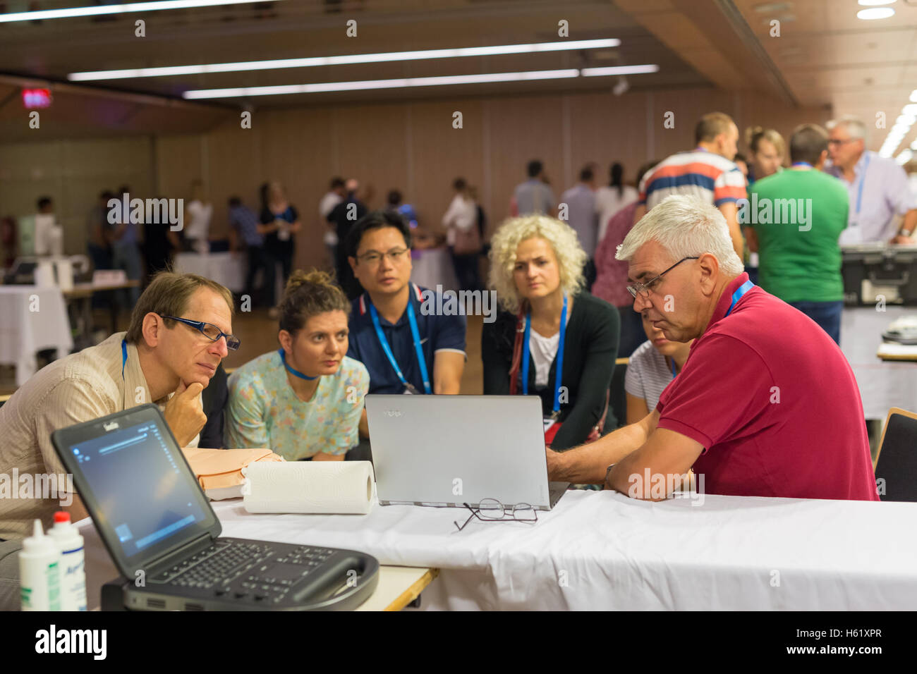 Team international medical experts hi-res stock photography and images ...