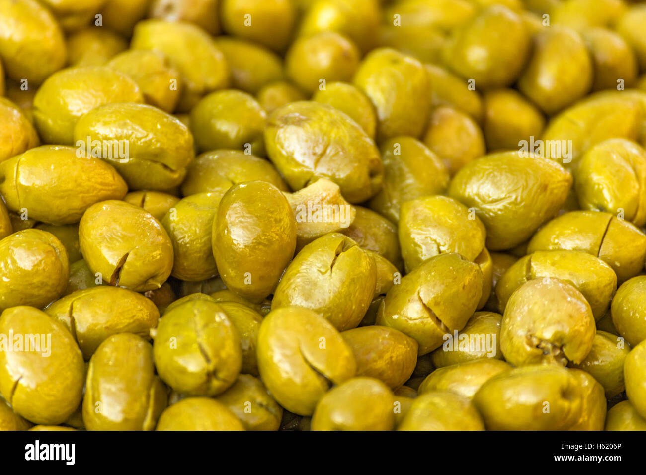 Sicilian seasoned green olives Stock Photo - Alamy