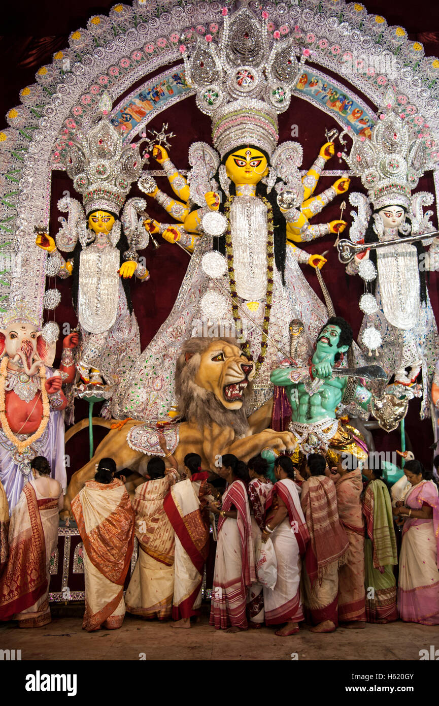 Sindoor Khela (Amitayu) The Last Ritual for Bengali Married Women on Vijayadashami Durga puja ...