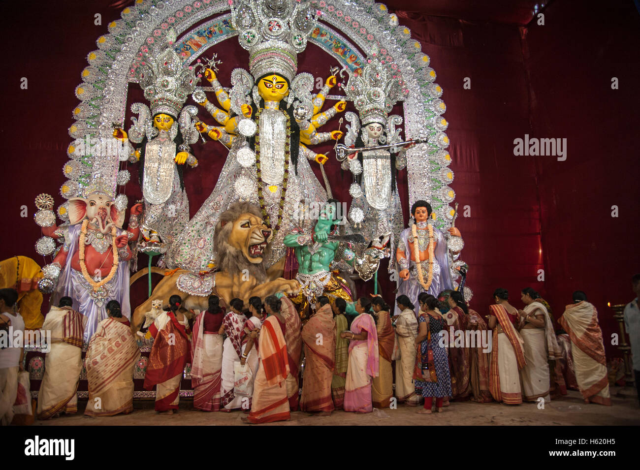 Sindoor Khela (Amitayu) The Last Ritual for Bengali Married Women on Vijayadashami Durga puja ...