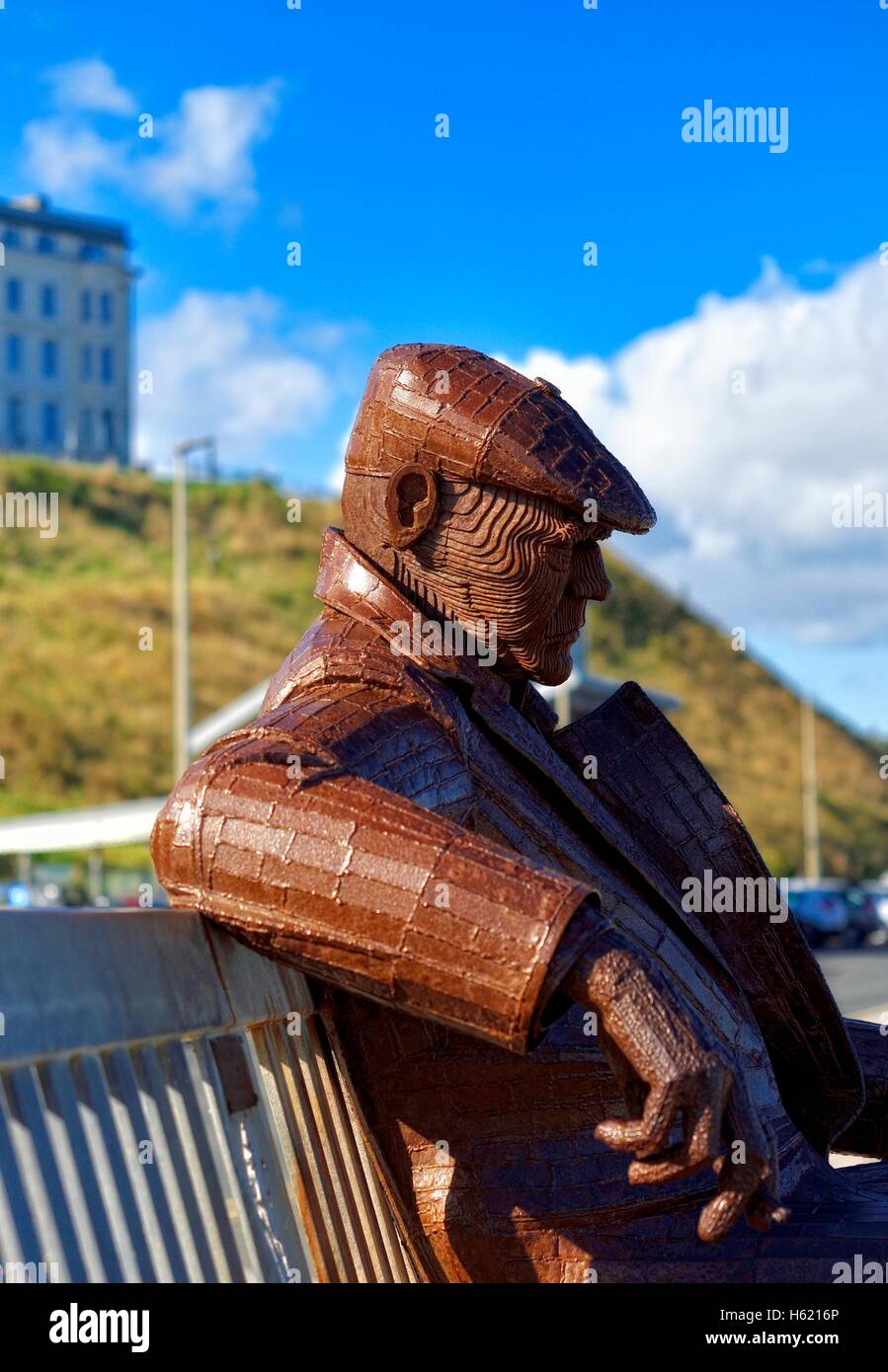 The Fred Gilroy statue by Ray Lonsdale. Scarborough North Yorkshire ...