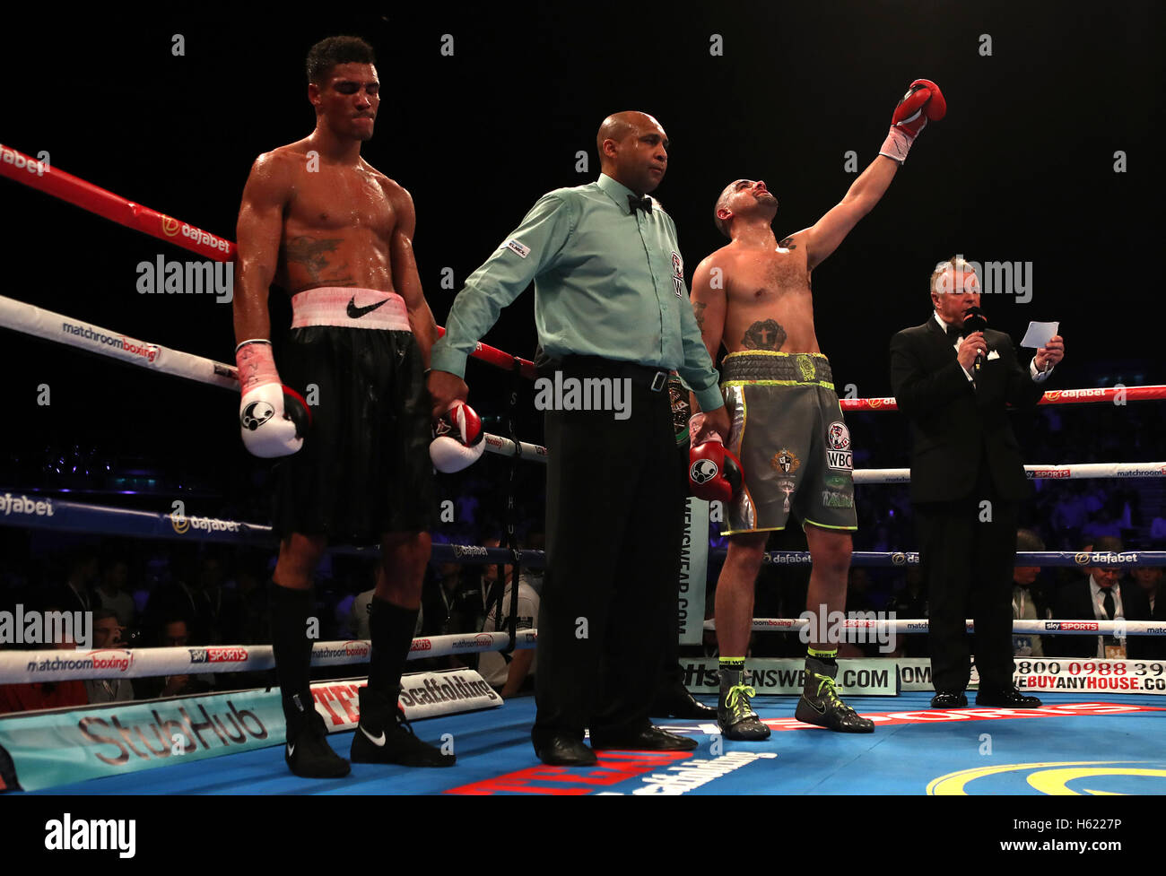 Craig Cunningham celebrates his victory over Anthony Ogogo during the ...