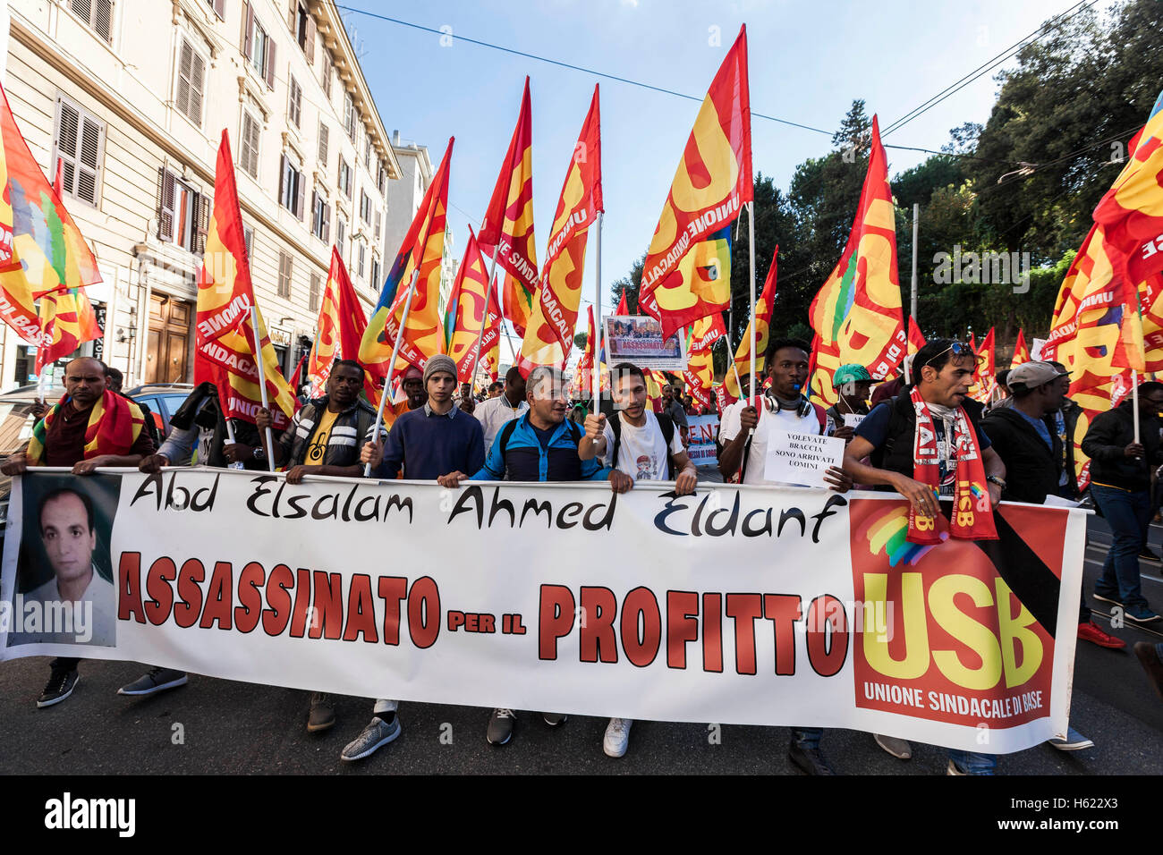 Rome, Italy. 22nd Oct, 2016. Thousands of people shout slogans and wave ...