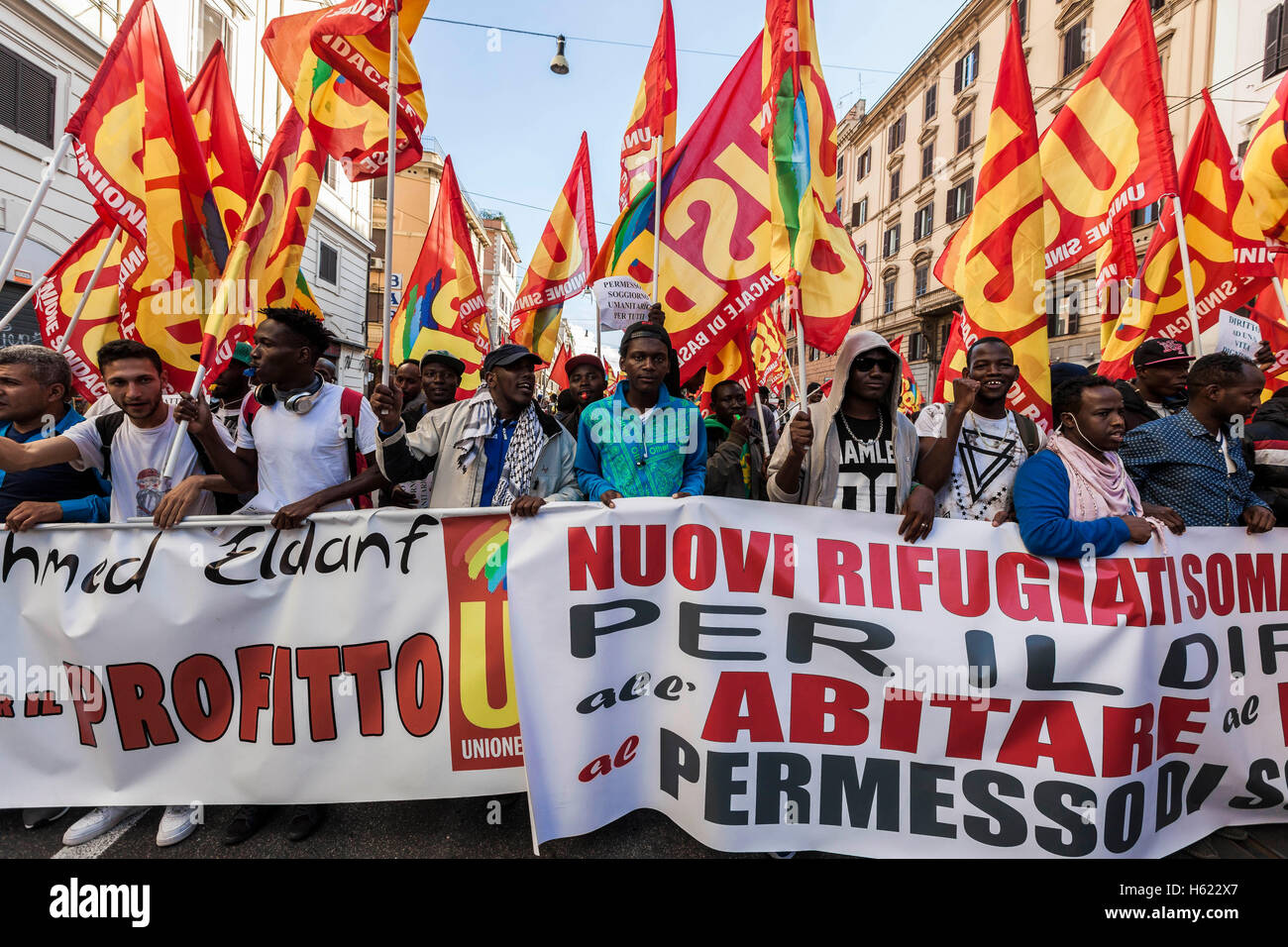 Rome, Italy. 22nd Oct, 2016. Thousands of people shout slogans and wave ...