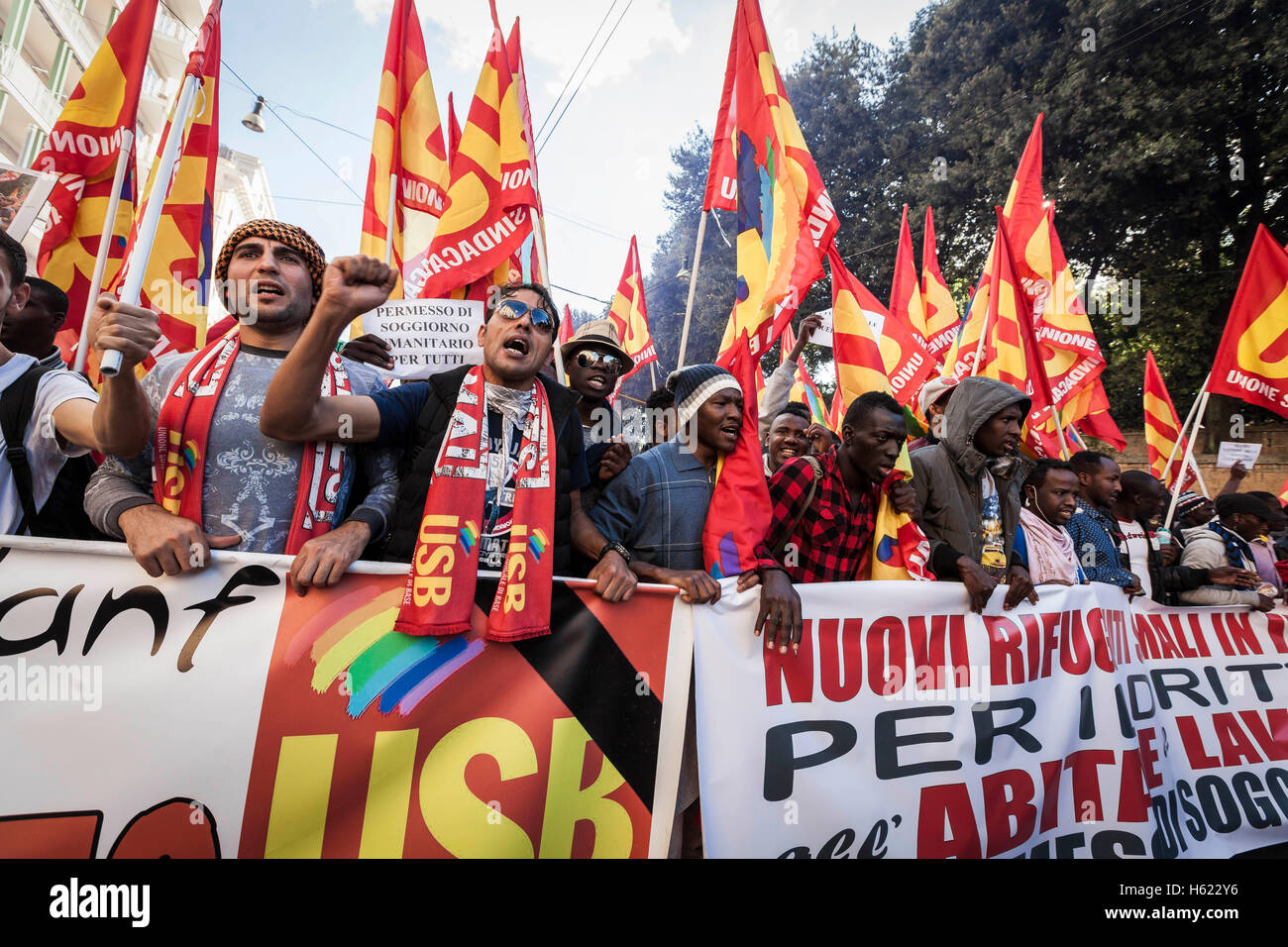 Rome, Italy. 22nd Oct, 2016. Thousands of people shout slogans and wave ...