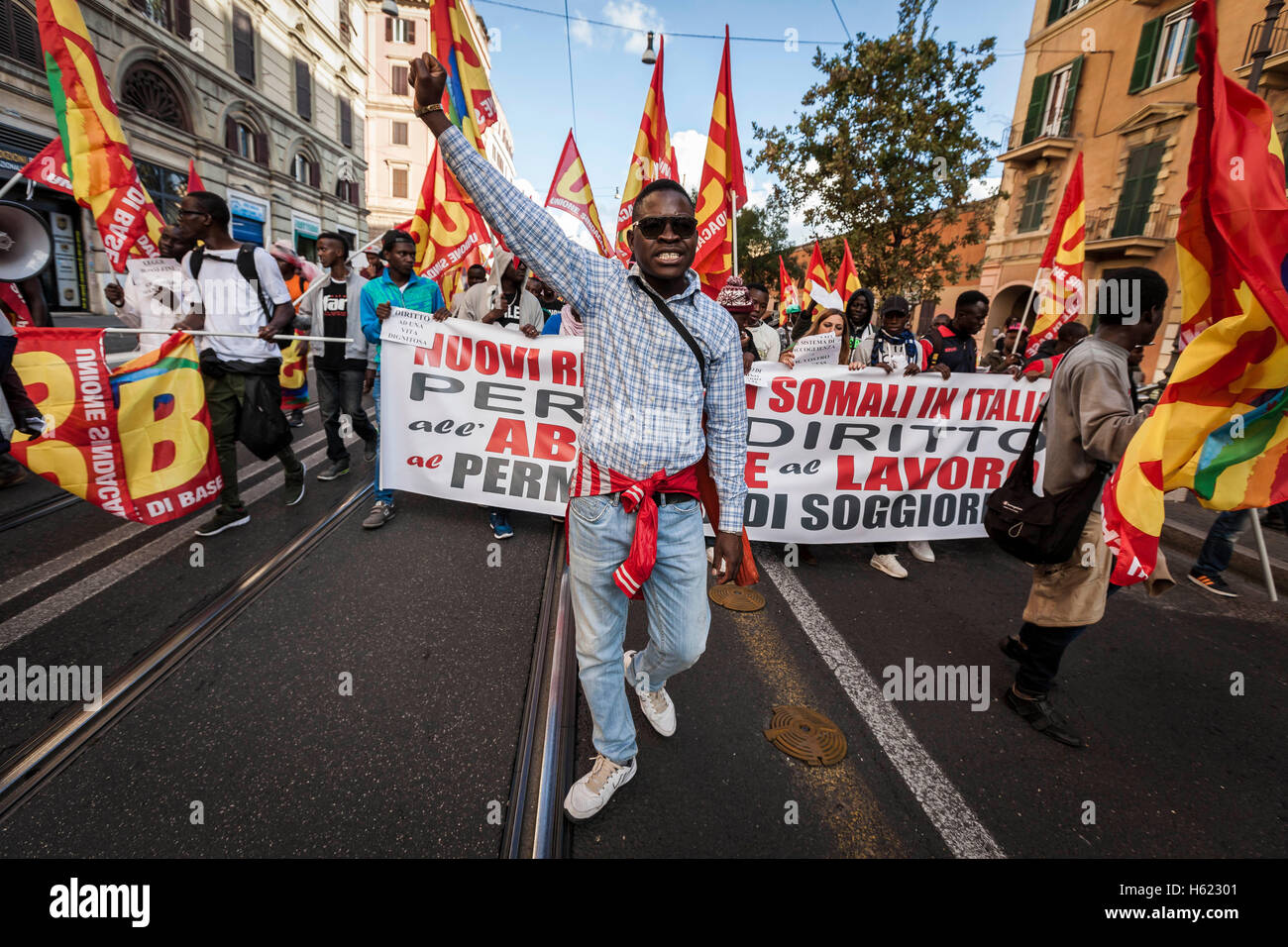Rome, Italy. 22nd Oct, 2016. Thousands of people shout slogans and wave ...
