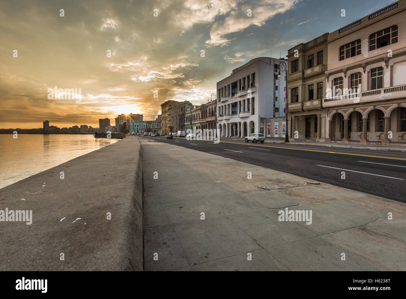 Sunset at seafront promenade in Havana,Cuba. Cityscape tavel for ...