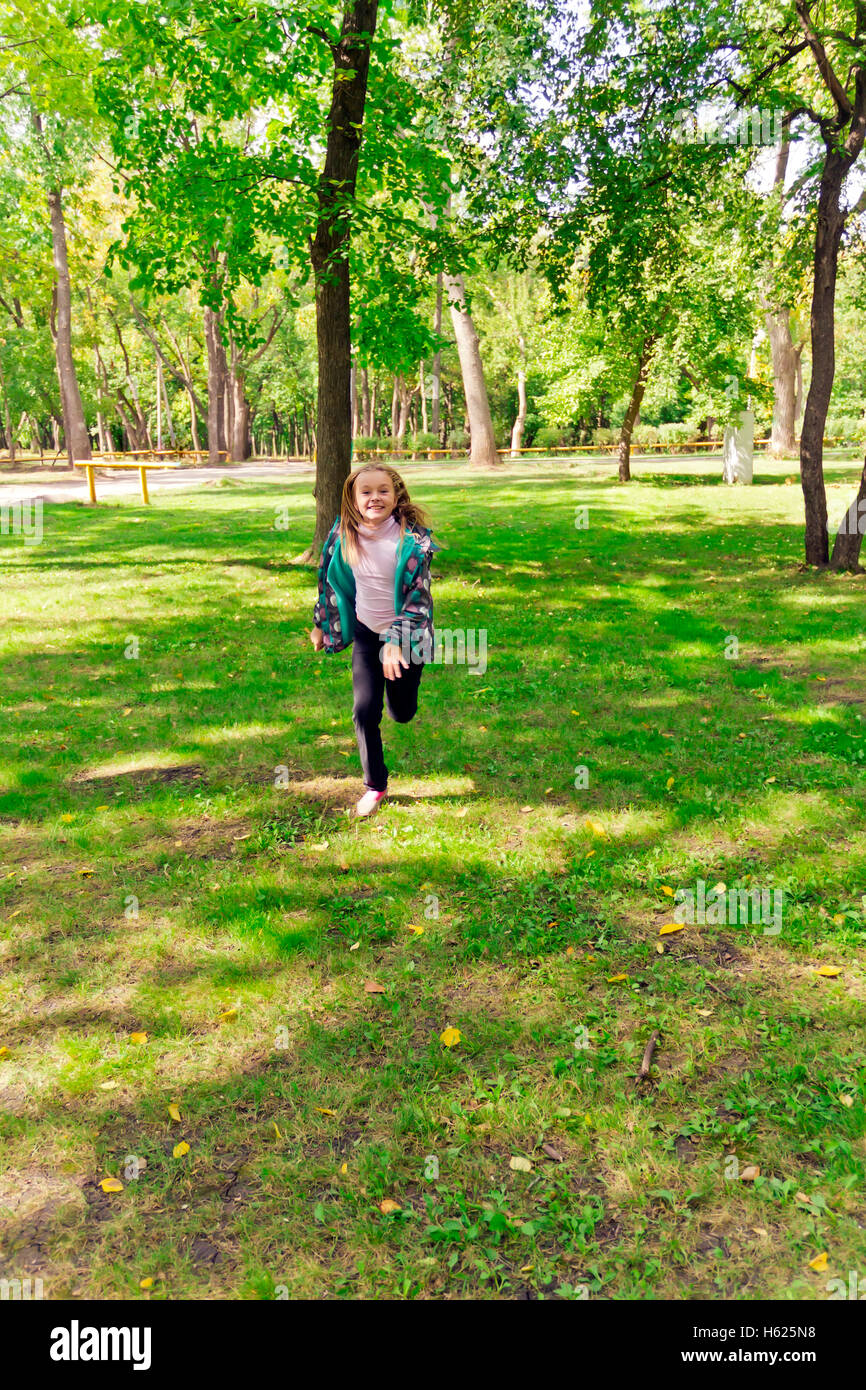 Jump run girl hi-res stock photography and images - Alamy