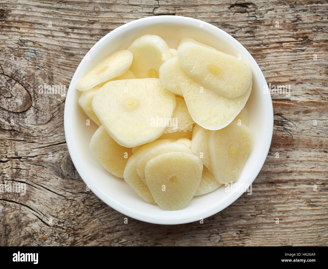 Garlic cloves top view hi-res stock photography and images - Alamy