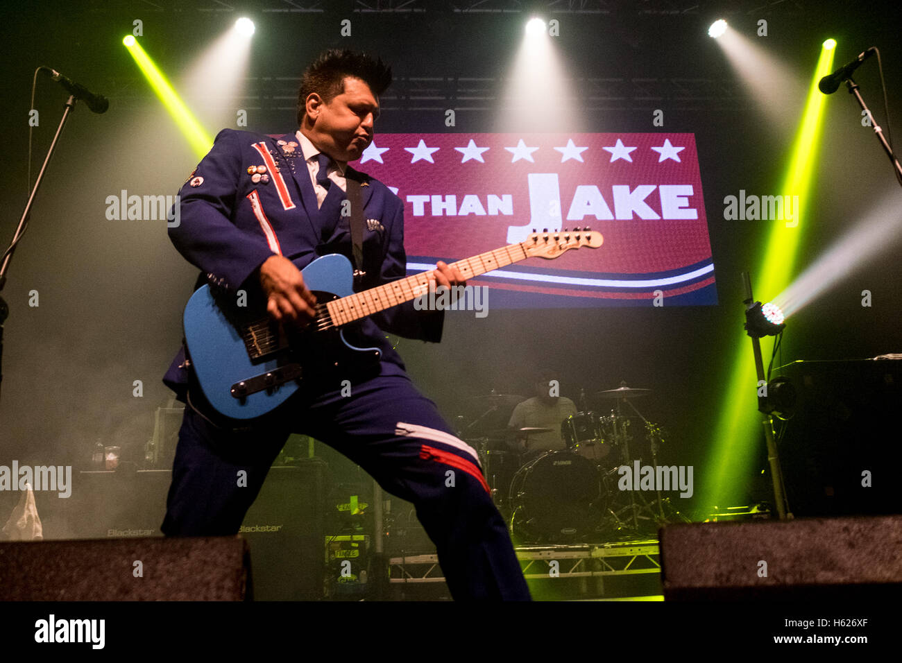 Chris demakes and roger of less than jake hi-res stock photography and ...