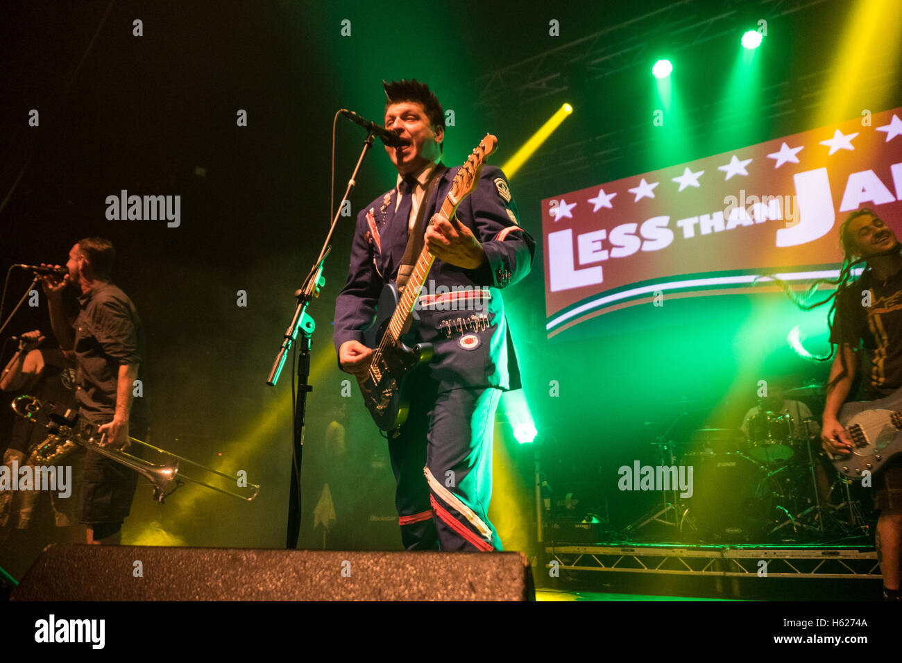 Chris demakes and roger of less than jake hi-res stock photography and ...