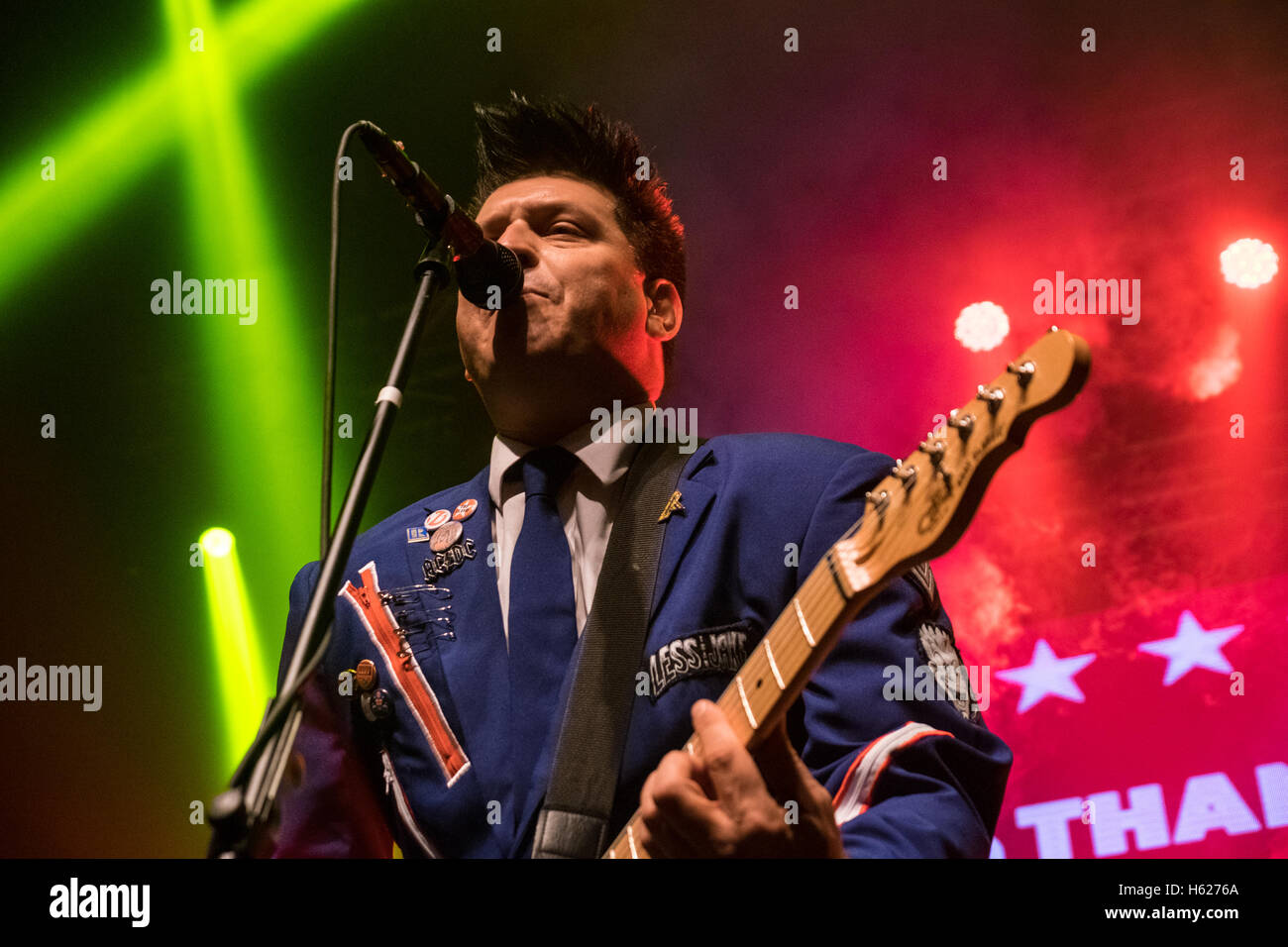 Chris demakes and roger of less than jake hi-res stock photography and ...
