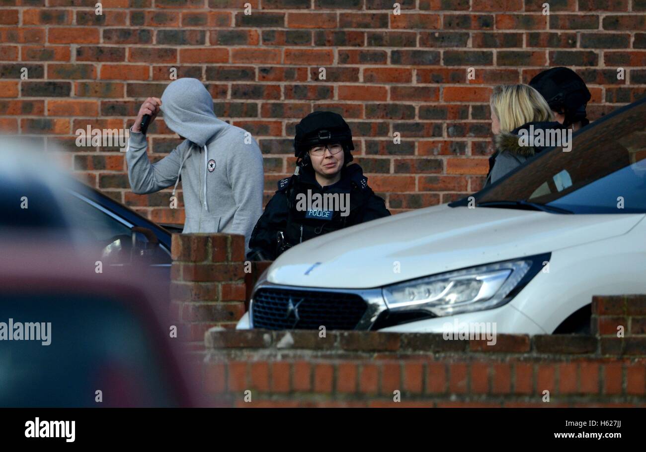 Police helping people hi-res stock photography and images - Alamy