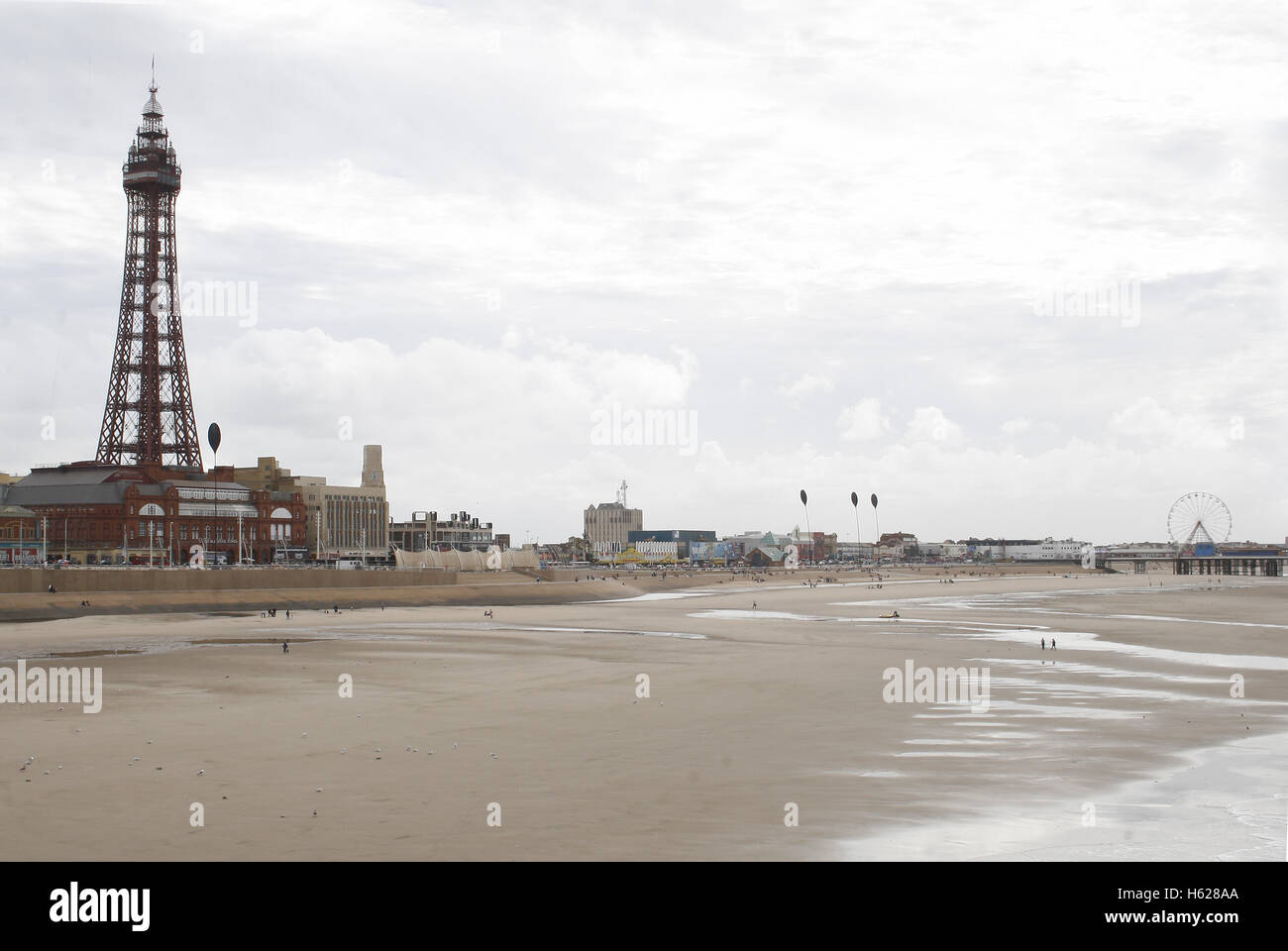 Blackpool tower beach hi-res stock photography and images - Alamy