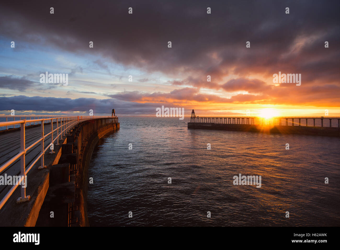 Whitby landscape hi-res stock photography and images - Alamy