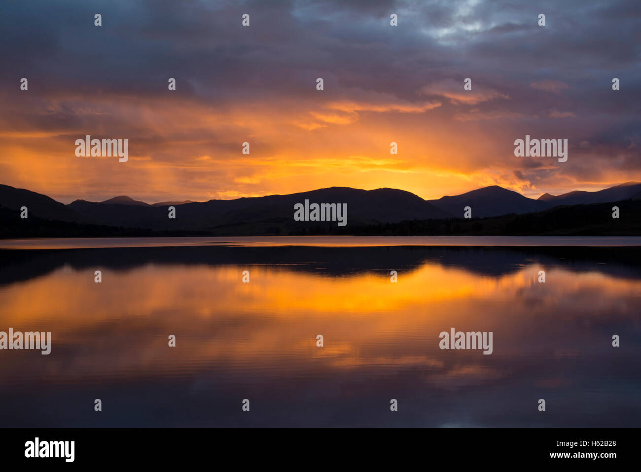 Loch at sunset hi-res stock photography and images - Alamy