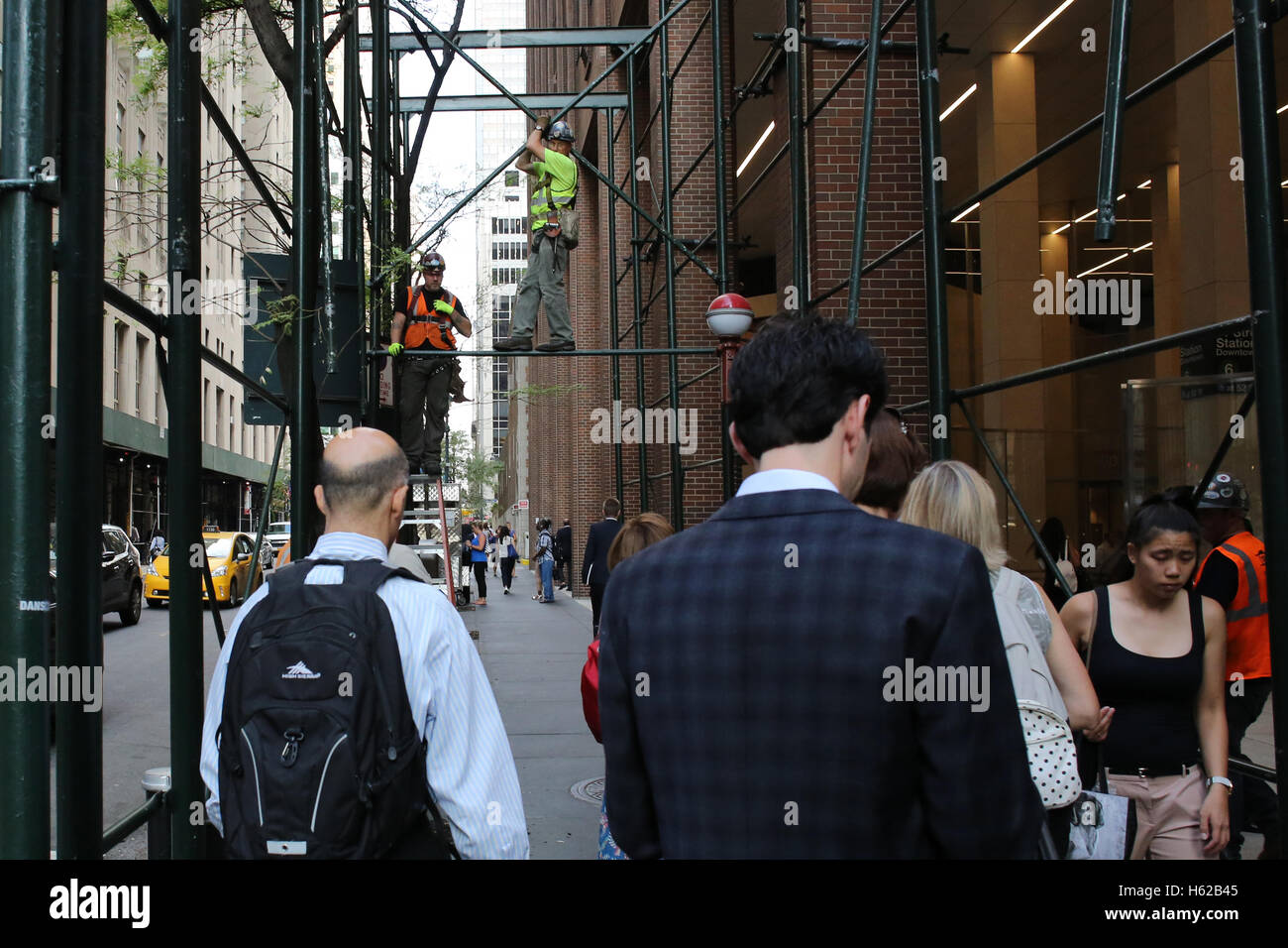 Workers in New York City, manhattan, USA Stock Photo - Alamy