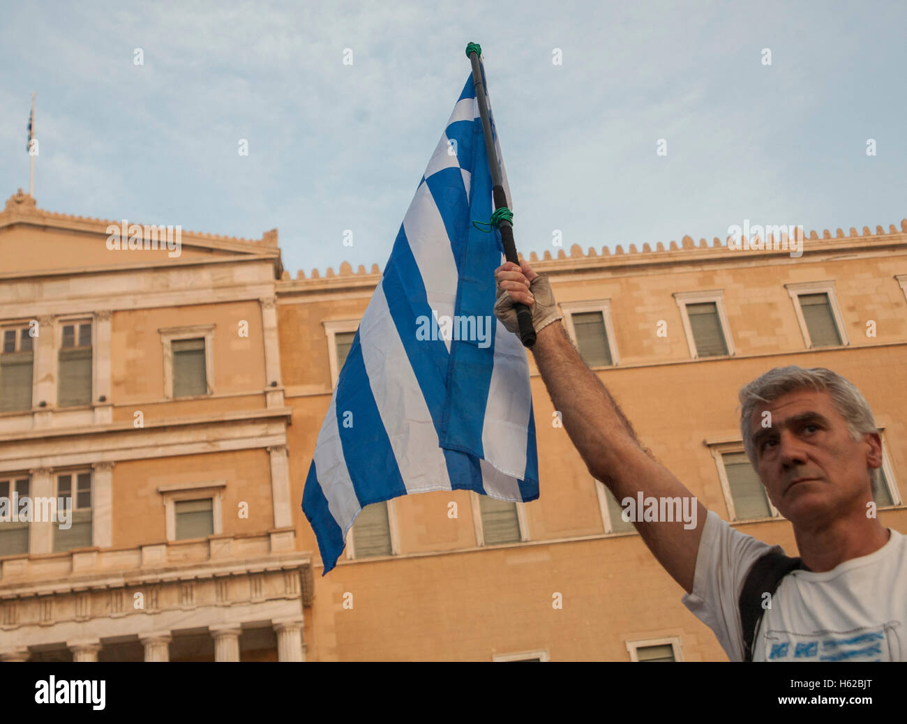 Athens, Greece. 23rd Oct, 2016. Greek citizens demonstrate in Syntagma ...