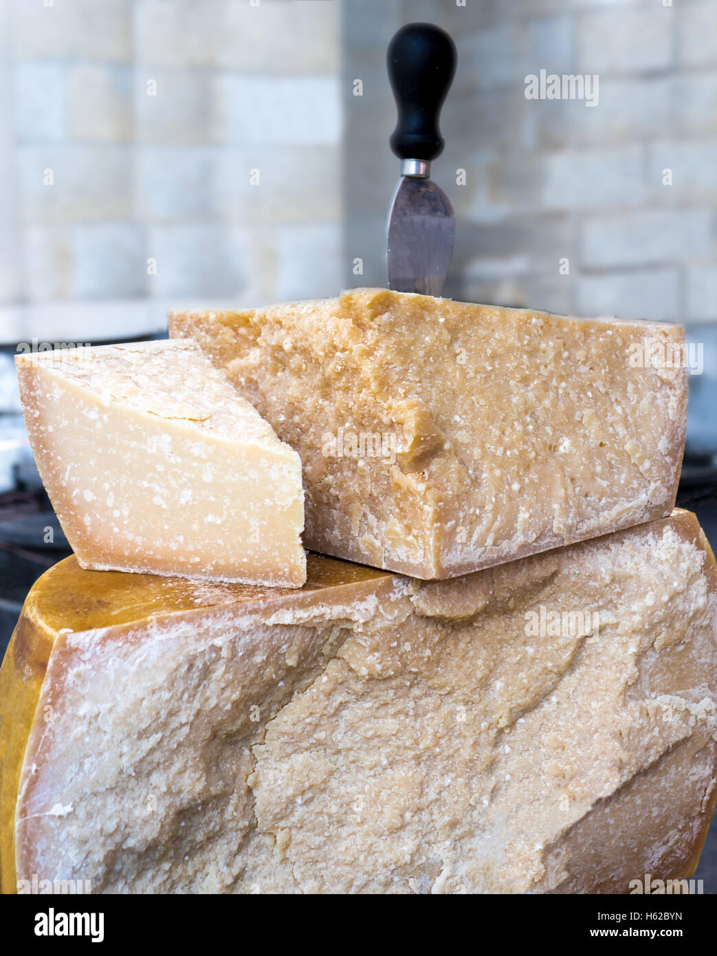 Parmesan in a typical Italian market Stock Photo - Alamy