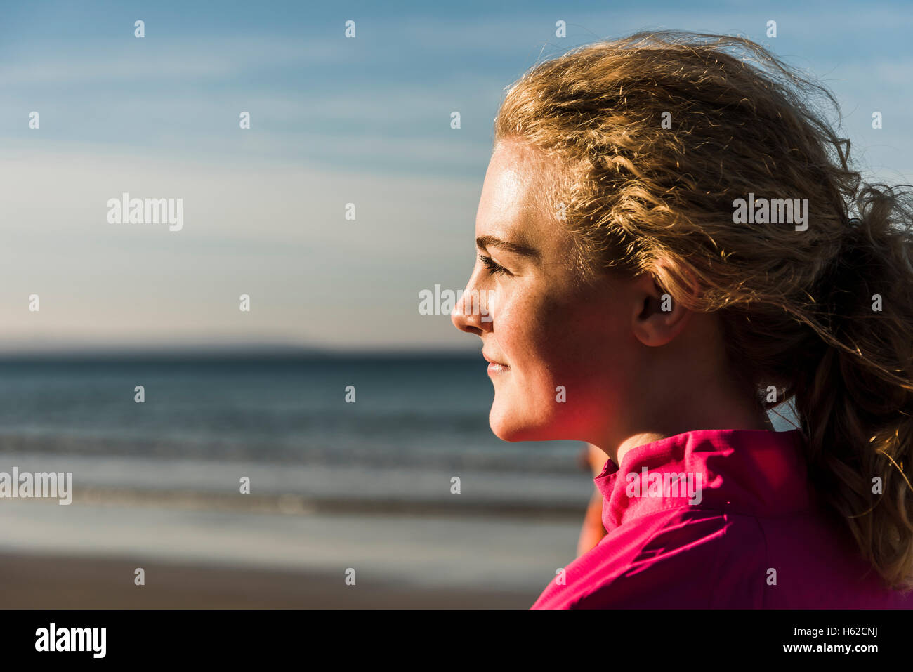 Confident teenage girl sports hi-res stock photography and images - Alamy