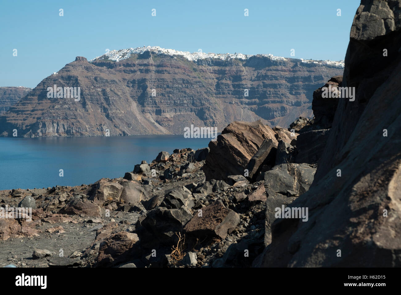 Santorini volcano hi-res stock photography and images - Alamy
