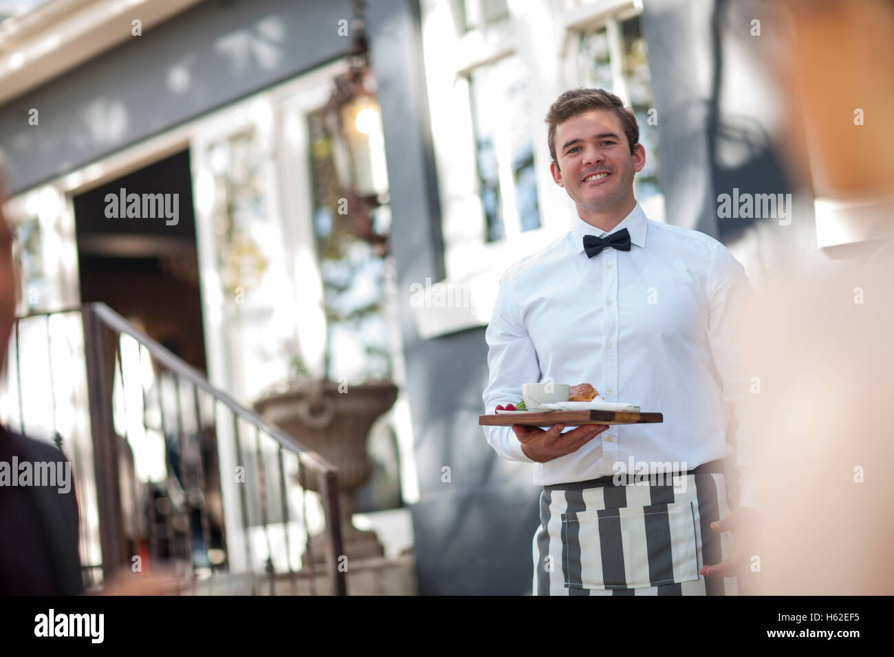 Outdoor restaraunt hi-res stock photography and images - Alamy