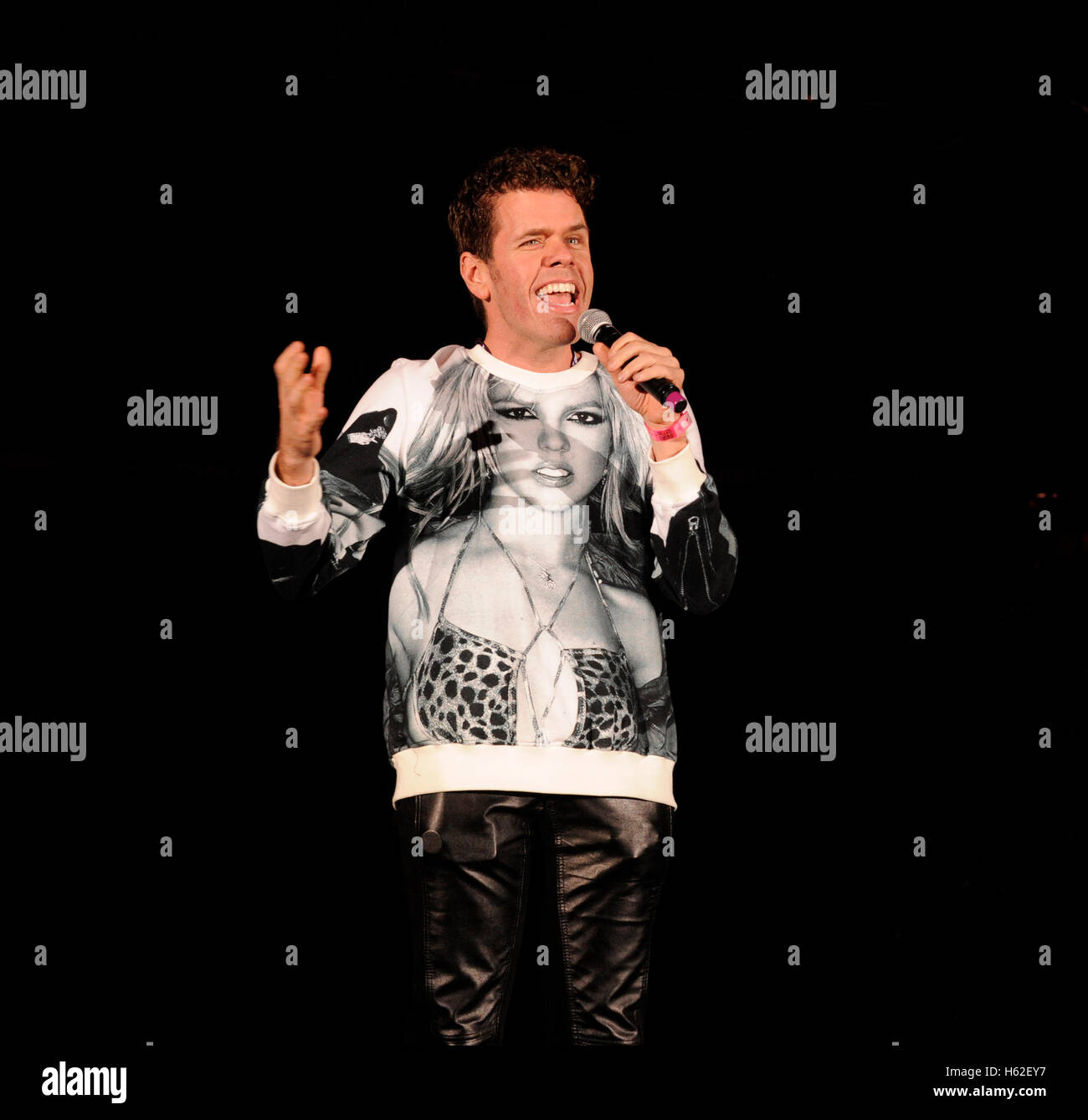 Hollywood, California, USA. 22nd October, 2016. Perez Hilton on-stage ...