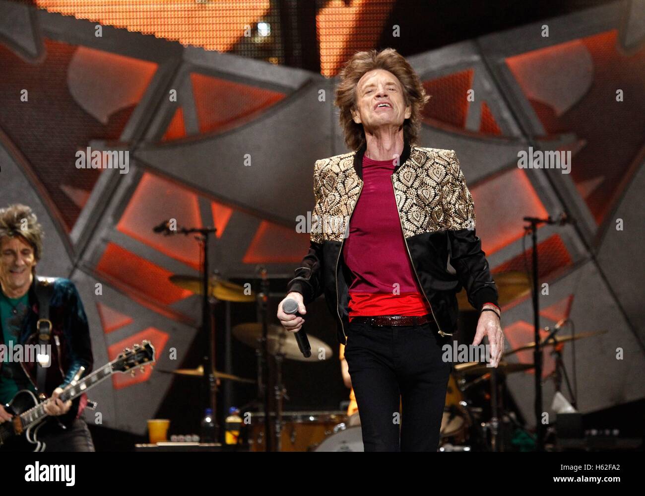 Las Vegas, NV, USA. 22nd Oct, 2016. Ronnie Wood and Mick Jagger of The ...