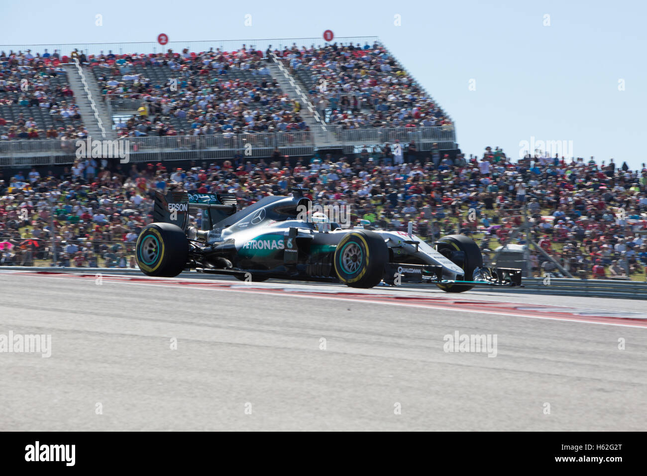 Austin, Texas, USA. 22nd October, 2016. Lewis Hamilton #44 competes ...