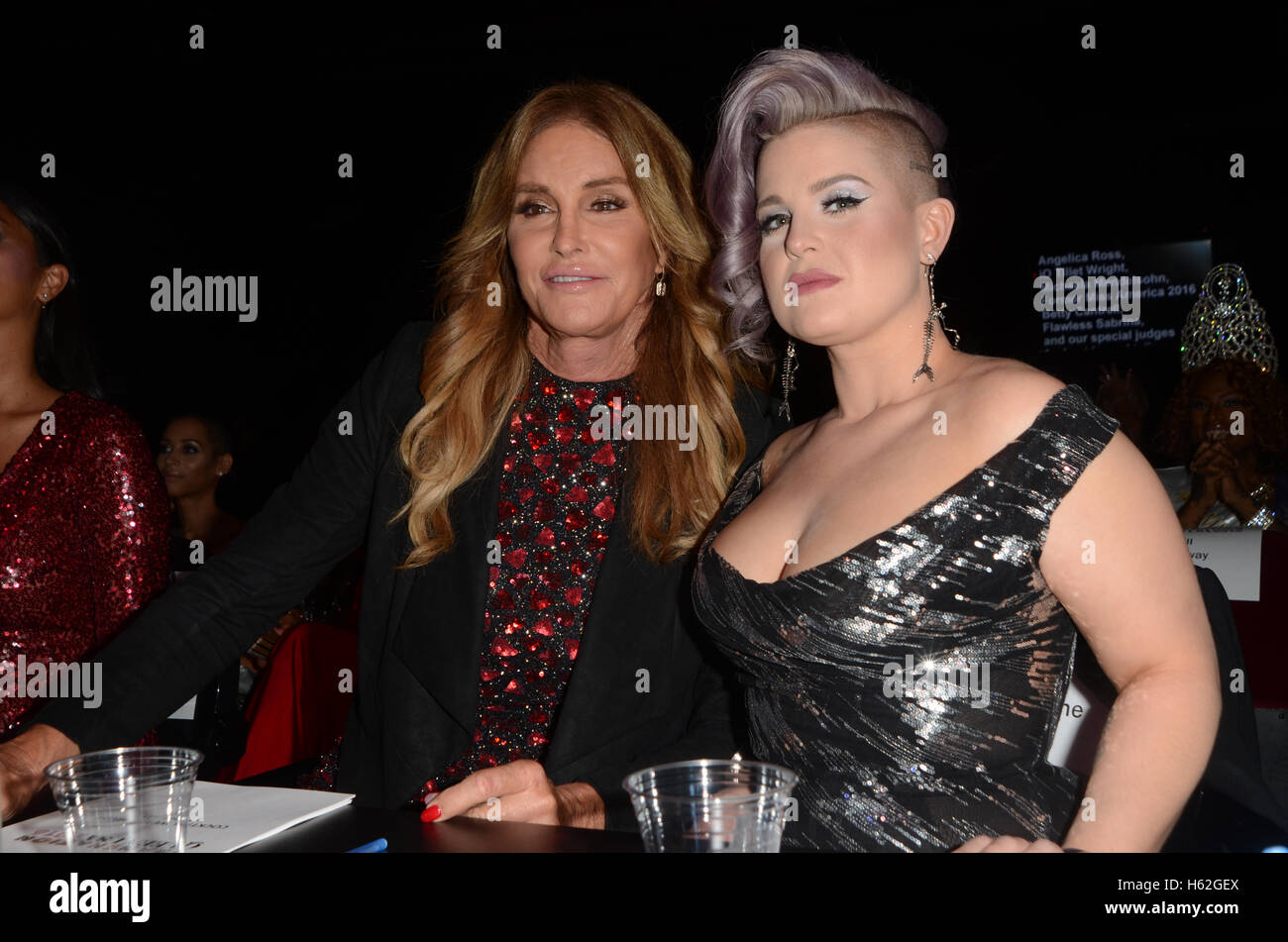 Los Angeles, Ca, USA. 22nd Oct, 2016. Caitlyn Jenner and Kelly Osbourne ...
