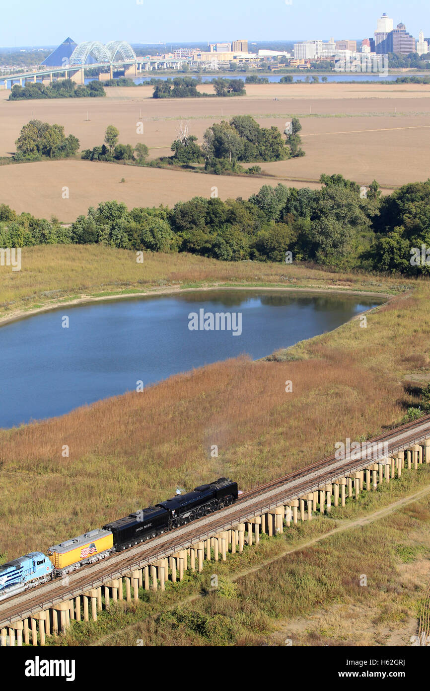 Memphis, TN, USA. 22nd Oct, 2016. Union Pacific Steam Locomotive Heads ...