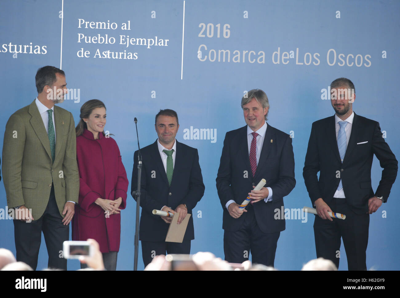 Spanish Kings Felipe VI and Letizia during a visit to Los Oscos as ...