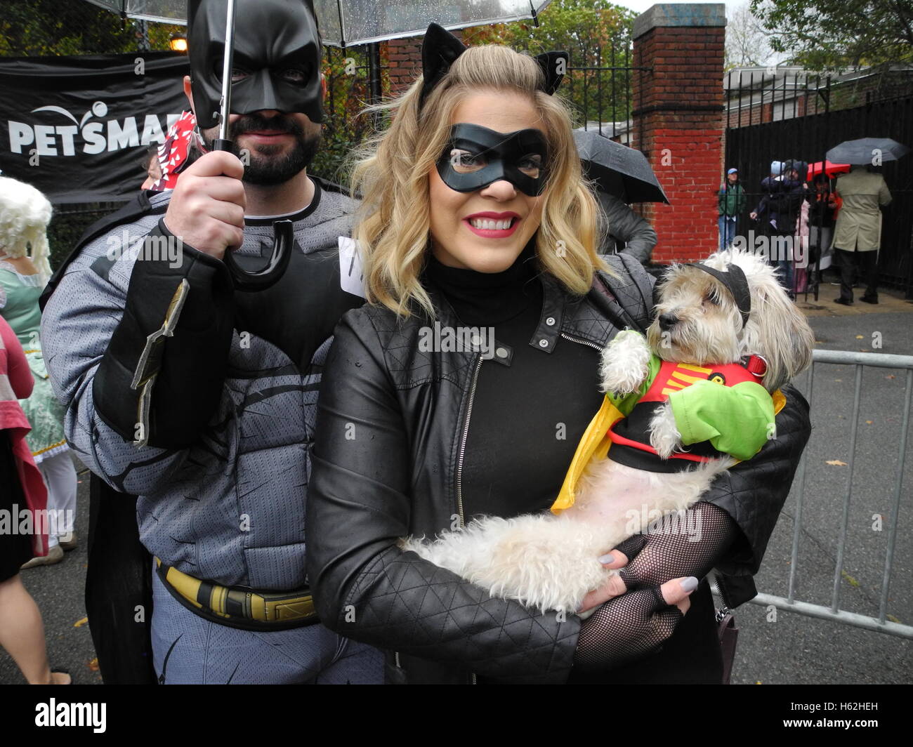 New York, USA. 22nd Oct, 2016. Two New Yorkers dressed as Batman and ...