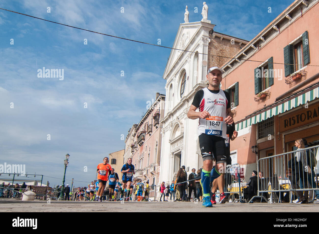 Venice, Italy. 23rd Oct, 2016. Runners during the 31st Venice Marathon ...