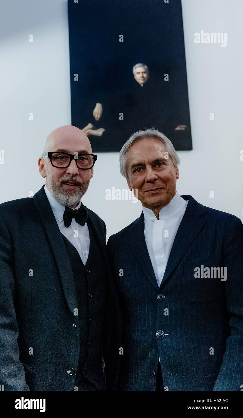 Hamburg, Germany. 22nd Oct, 2016. John Neumeier (R), director and ...